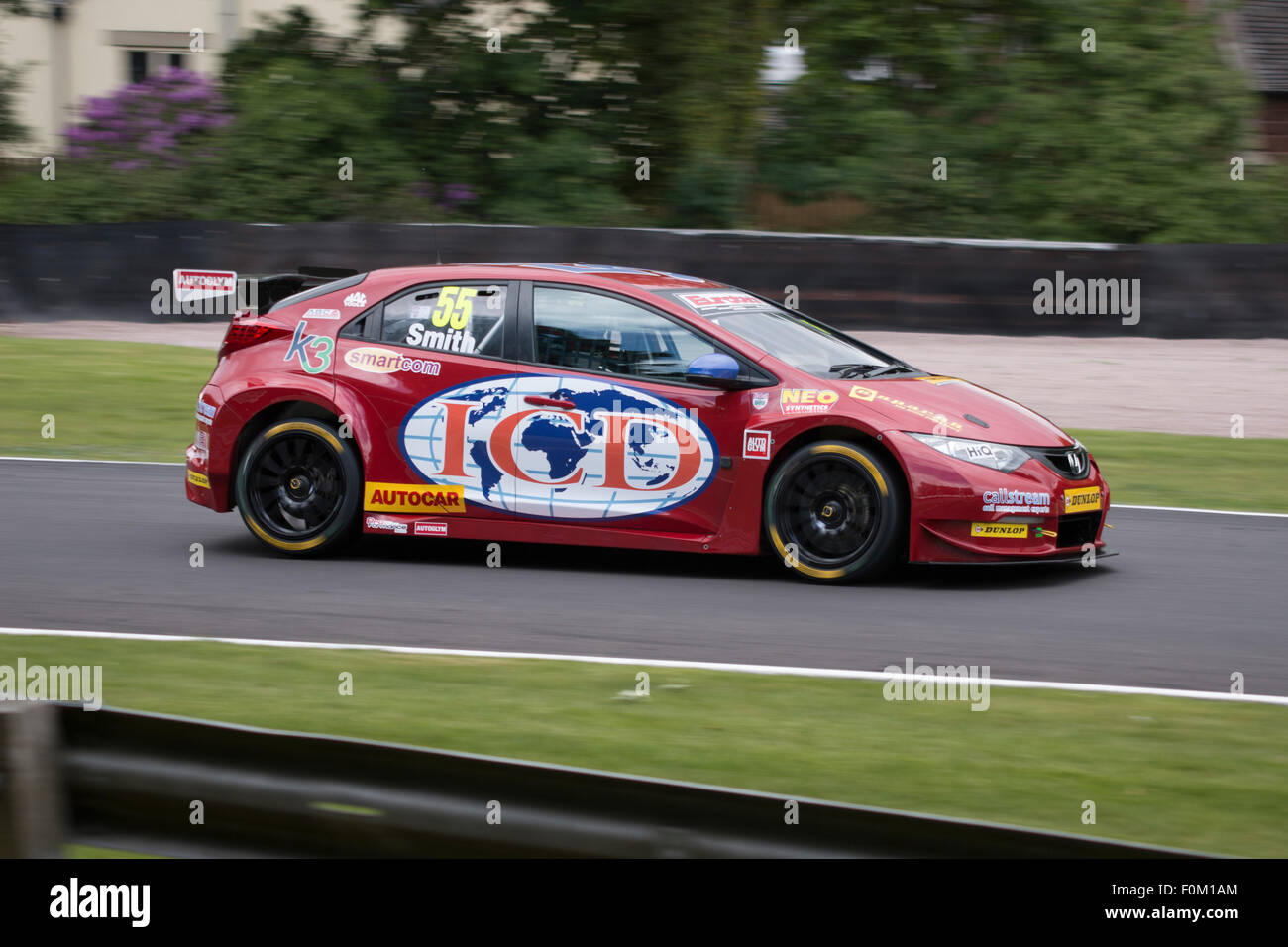 Jeff Smith at Druids in his Eurotech Racing Honda Civic Type R Oulton ...