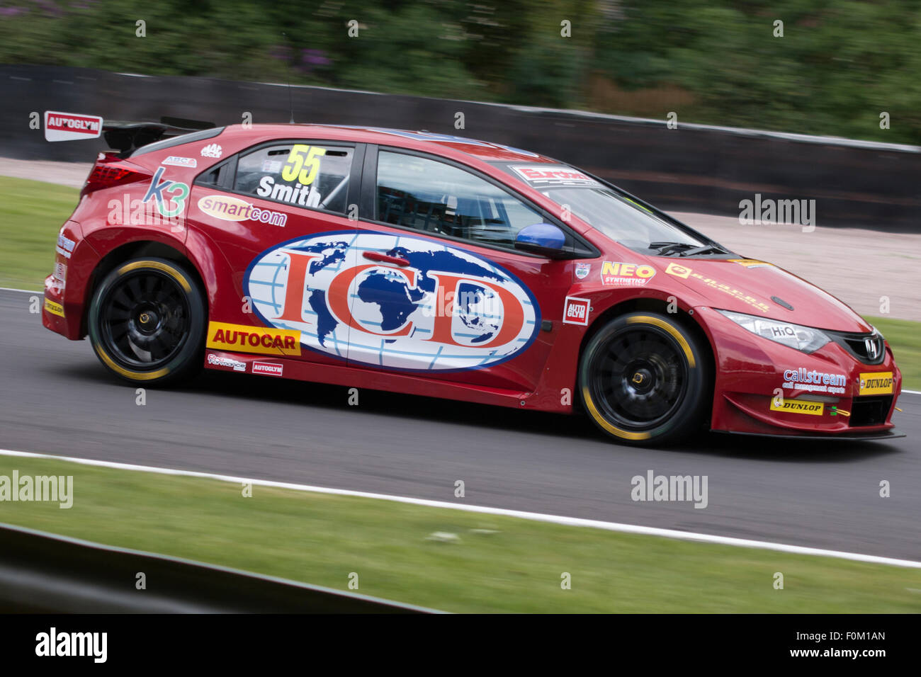 Jeff Smith at Druids in his Eurotech Racing Honda Civic Type R Oulton ...