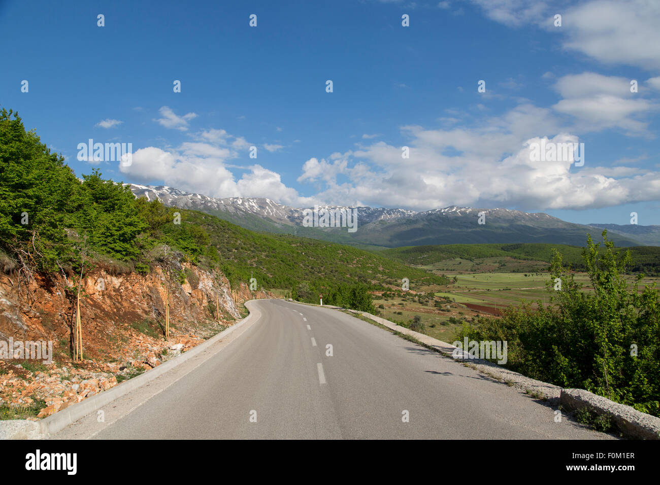 Mali road hi-res stock photography and images - Alamy