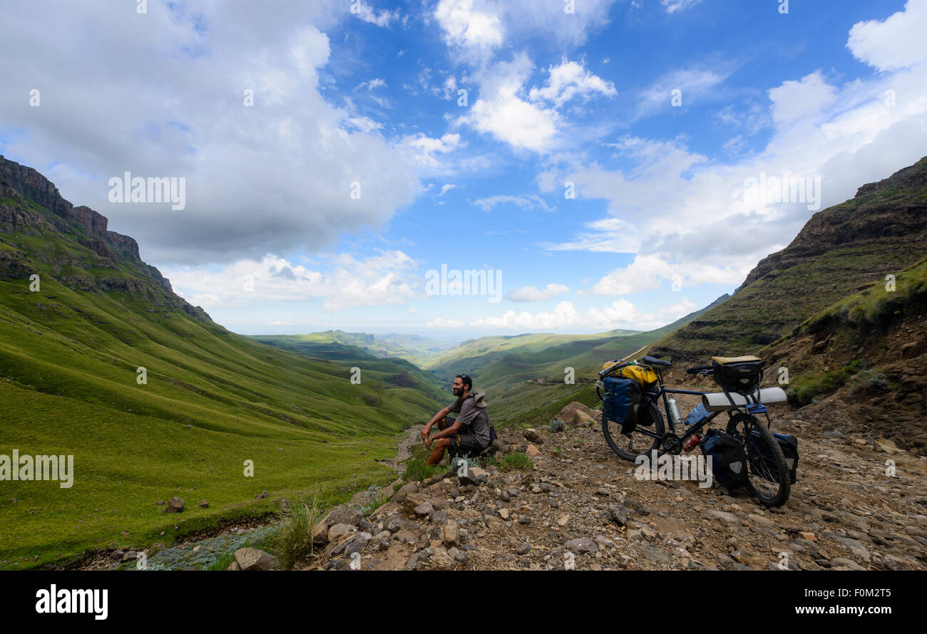 Cycling up Sani Pass, Drakensberg range, Lesotho, Africa Stock Photo ...