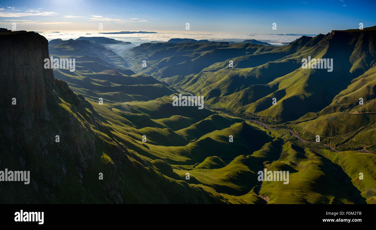 Drakensberg mountain massif hi-res stock photography and images - Alamy
