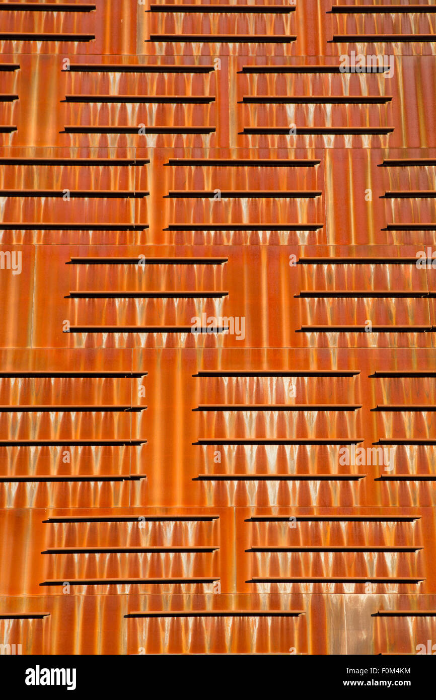 Shiny metal building hi-res stock photography and images - Alamy