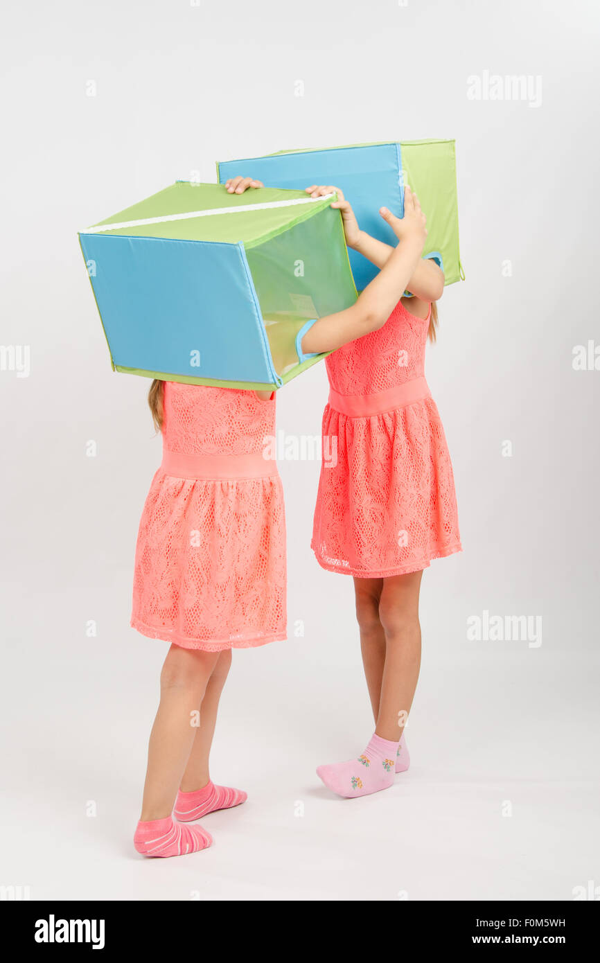 Two girls wearing the same clothes hi-res stock photography and images ...