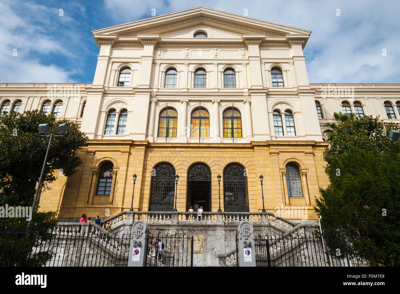 Bilbao deusto university hi-res stock photography and images - Alamy