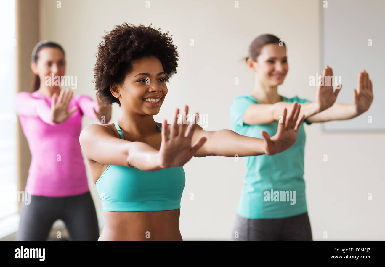 Zumba dance group hi-res stock photography and images - Alamy