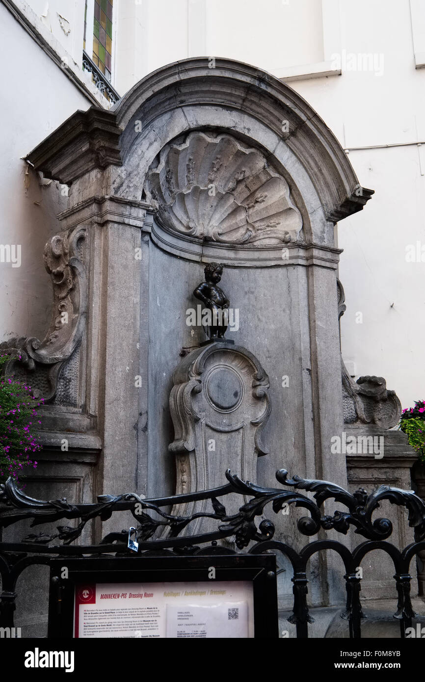 Manneke Pis Brussels Stock Photo - Alamy