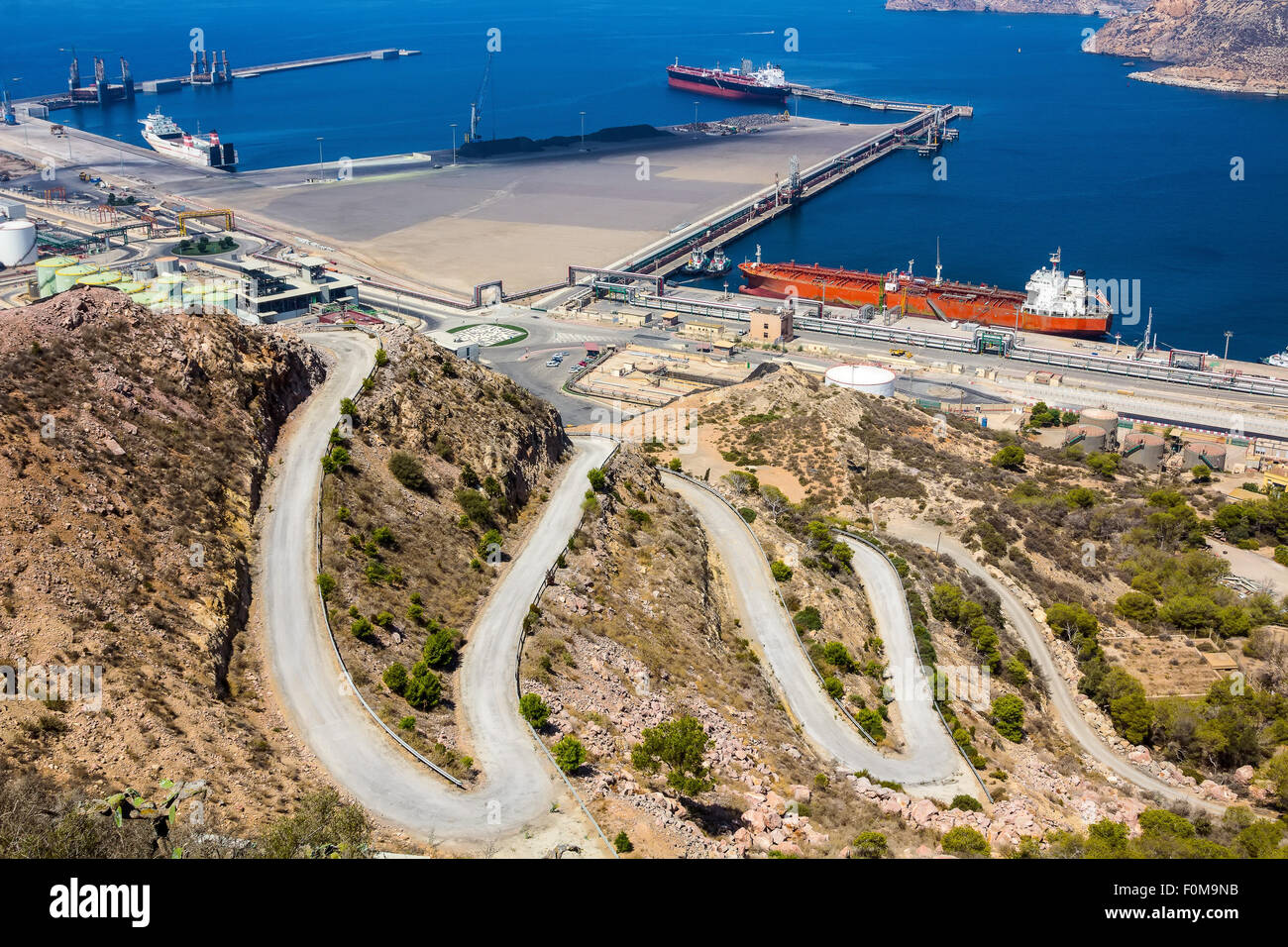 Global super tanker hi-res stock photography and images - Alamy