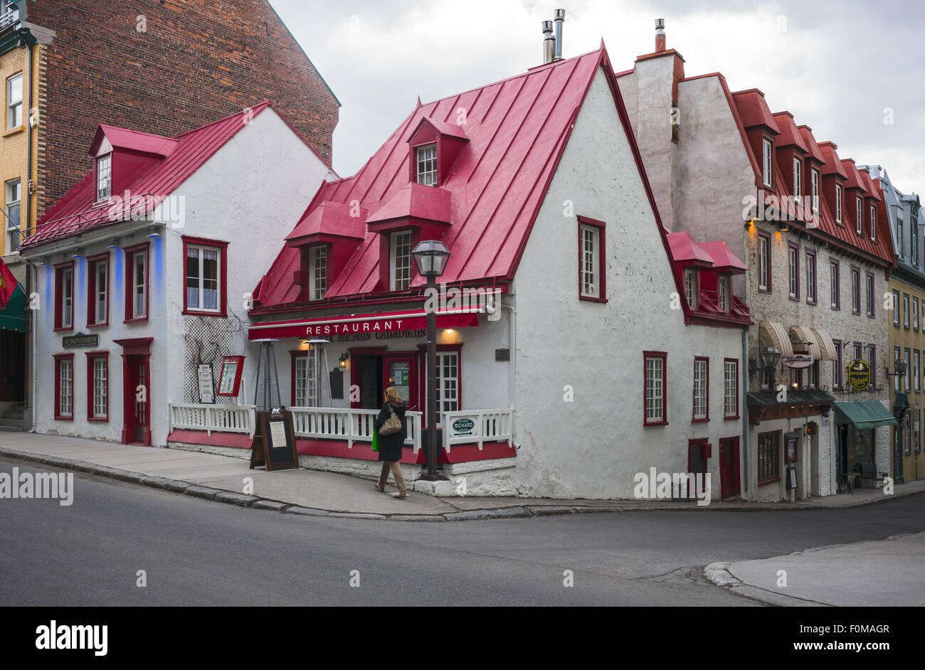 Quebec traditional houses hi-res stock photography and images - Alamy