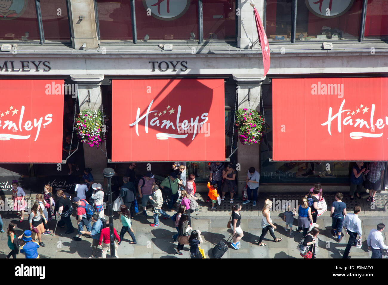 Hamleys toys hi-res stock photography and images - Alamy