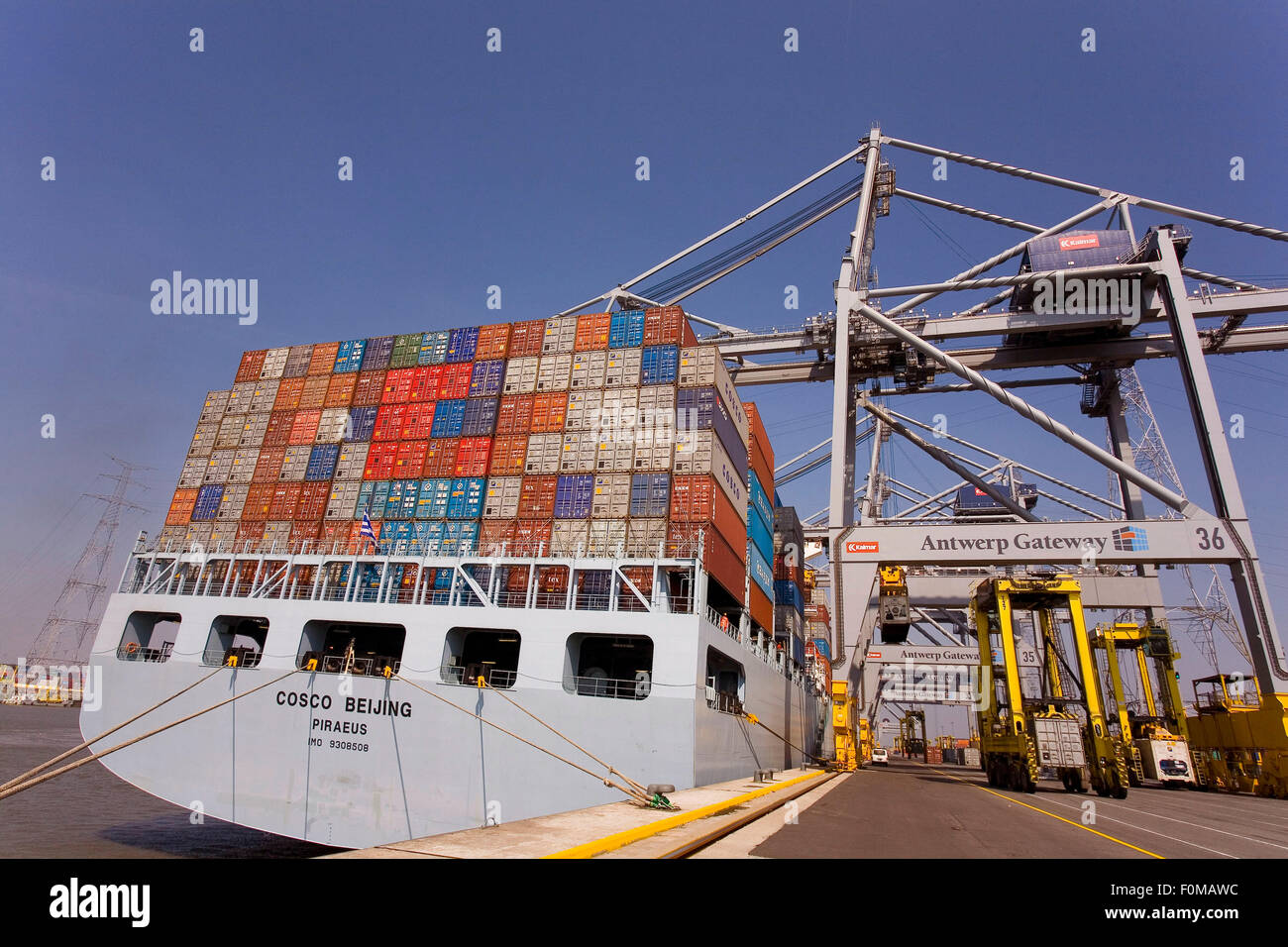 Cosco container ship loading and unloading hi-res stock photography and ...
