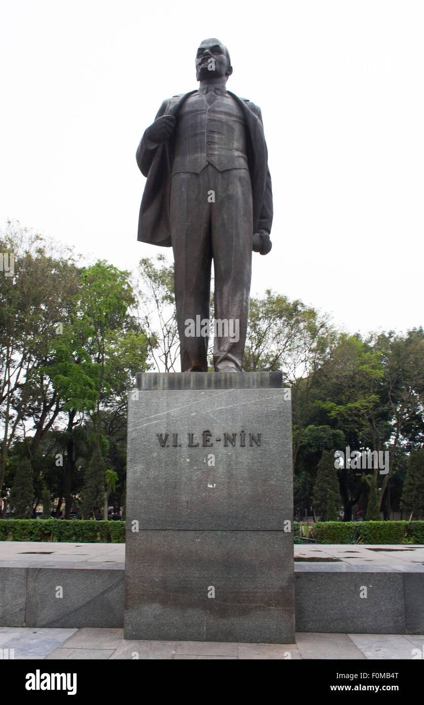 Statue of communist leader hi-res stock photography and images - Alamy