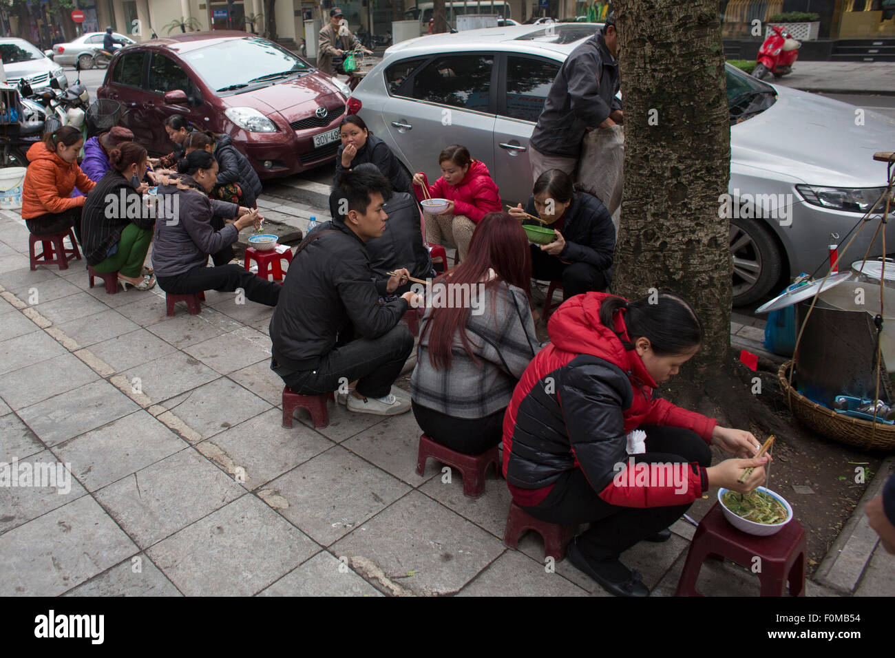 Vietnam outdoor restaurant kitchen hi-res stock photography and images ...
