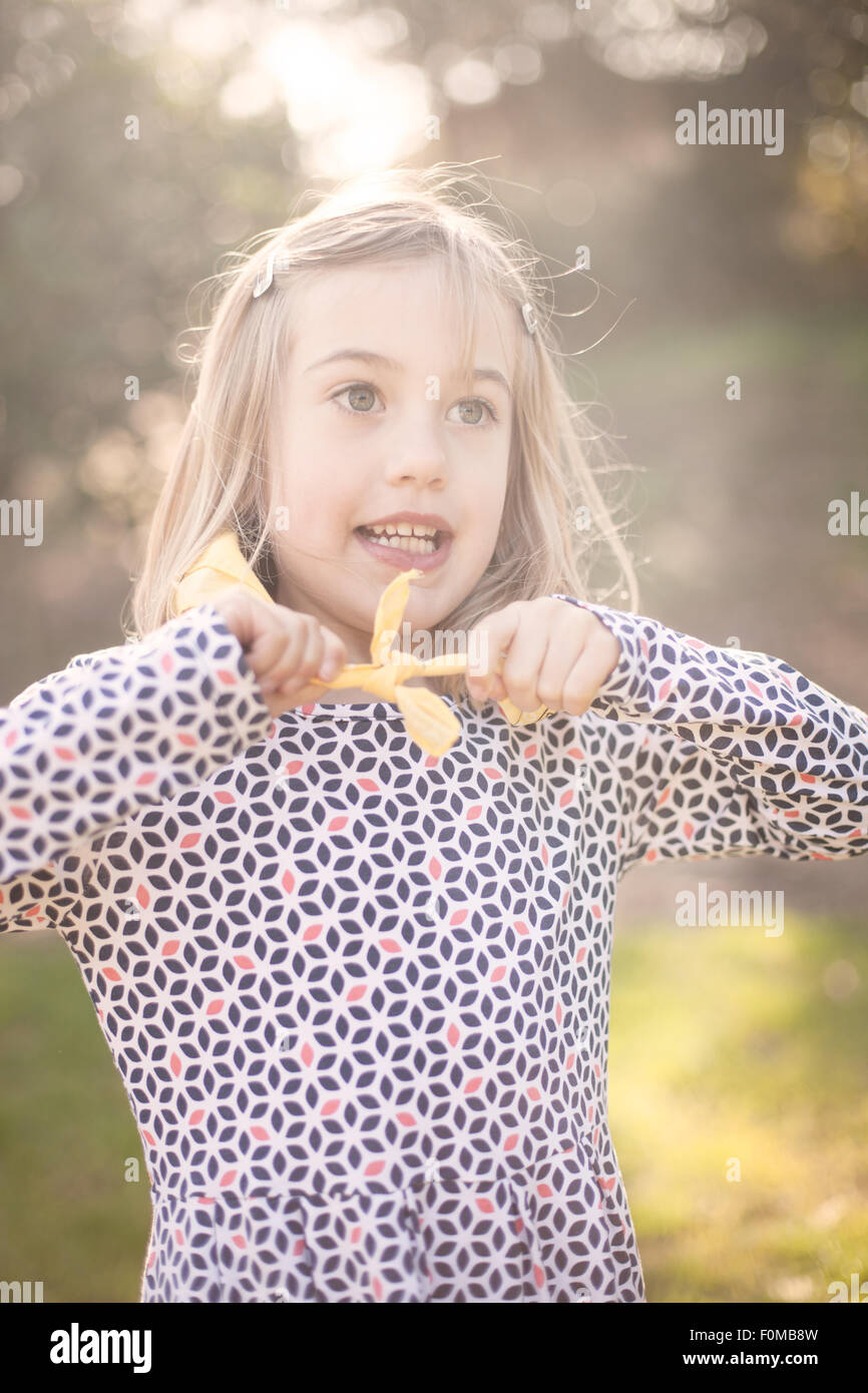 Kids outside sunny hi-res stock photography and images - Alamy