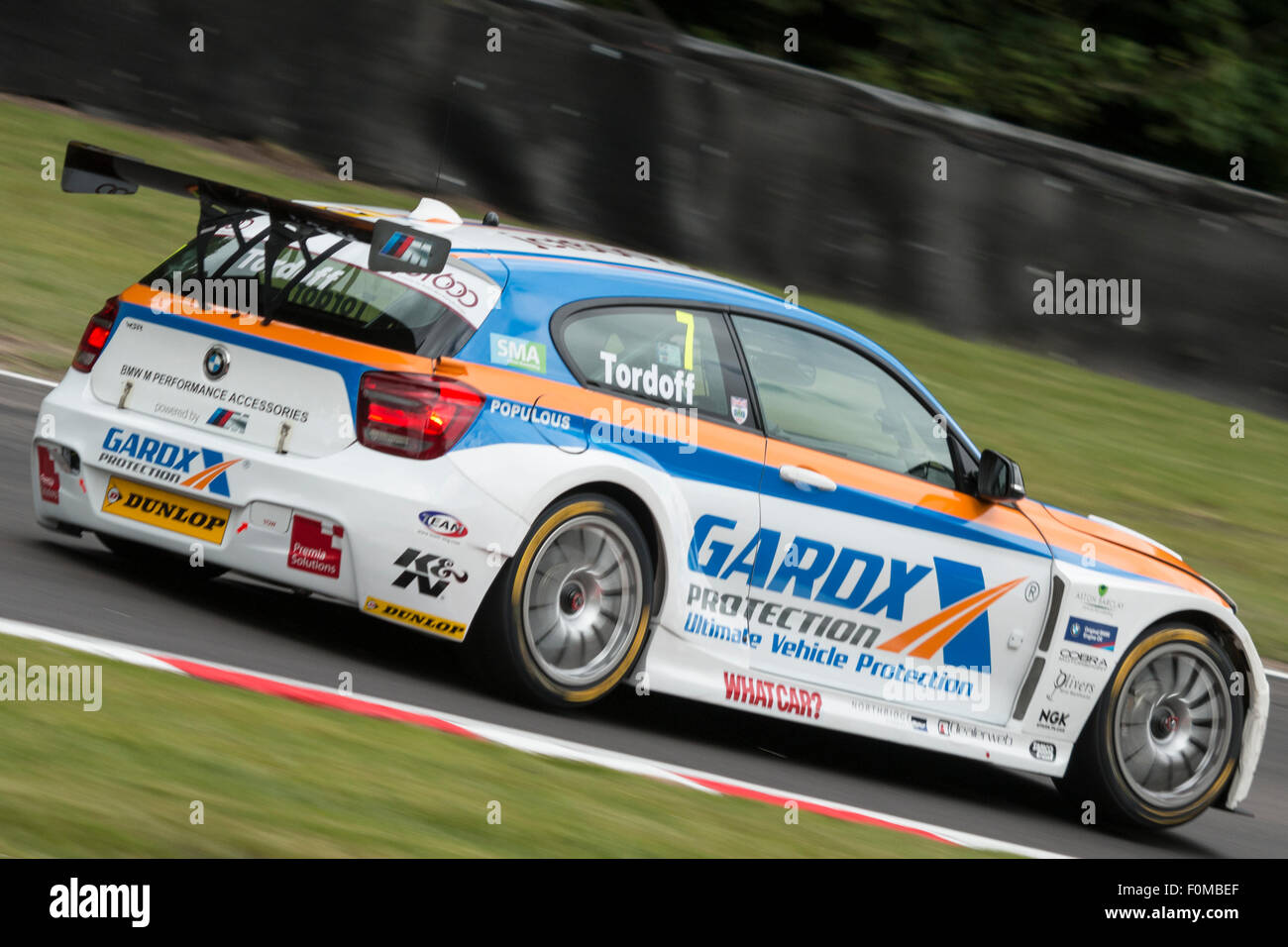 Sam Tordoff at Druids in Team JCT600 with GardX BMW 125i M Sport Oulton ...