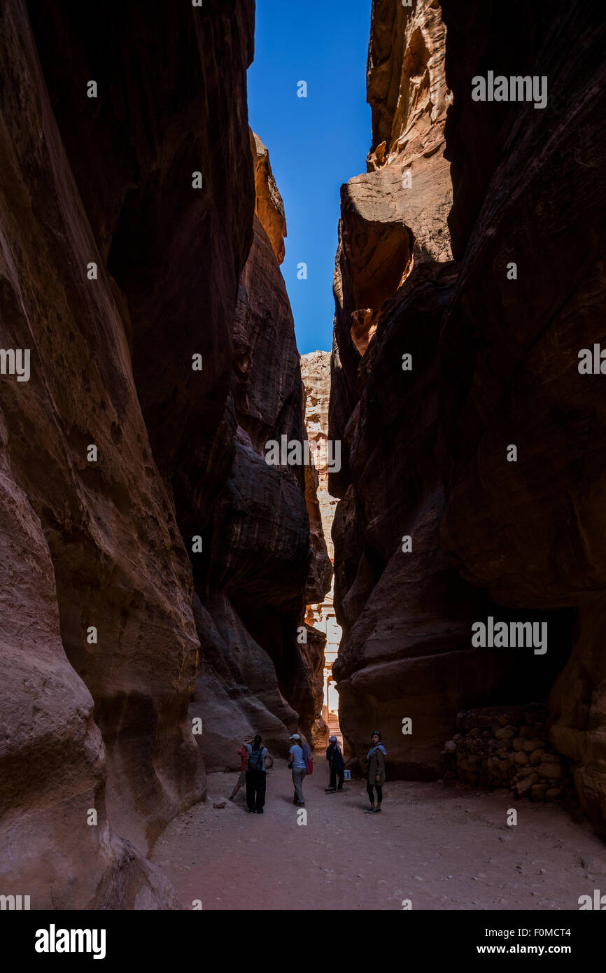 the siq and al-Khaznah or the Treasury, Petra, Jordan Stock Photo - Alamy