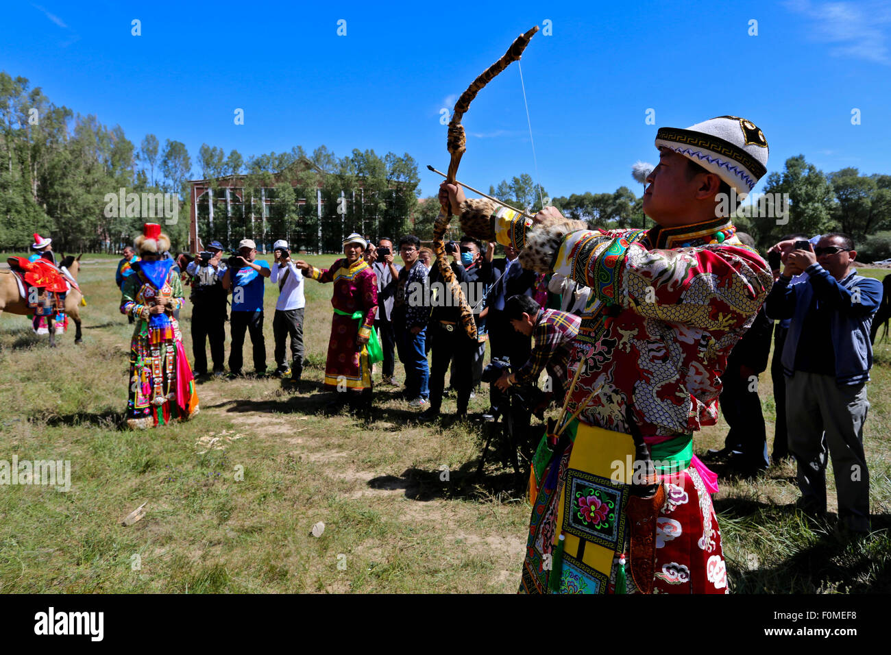 Three arrows hi-res stock photography and images - Alamy