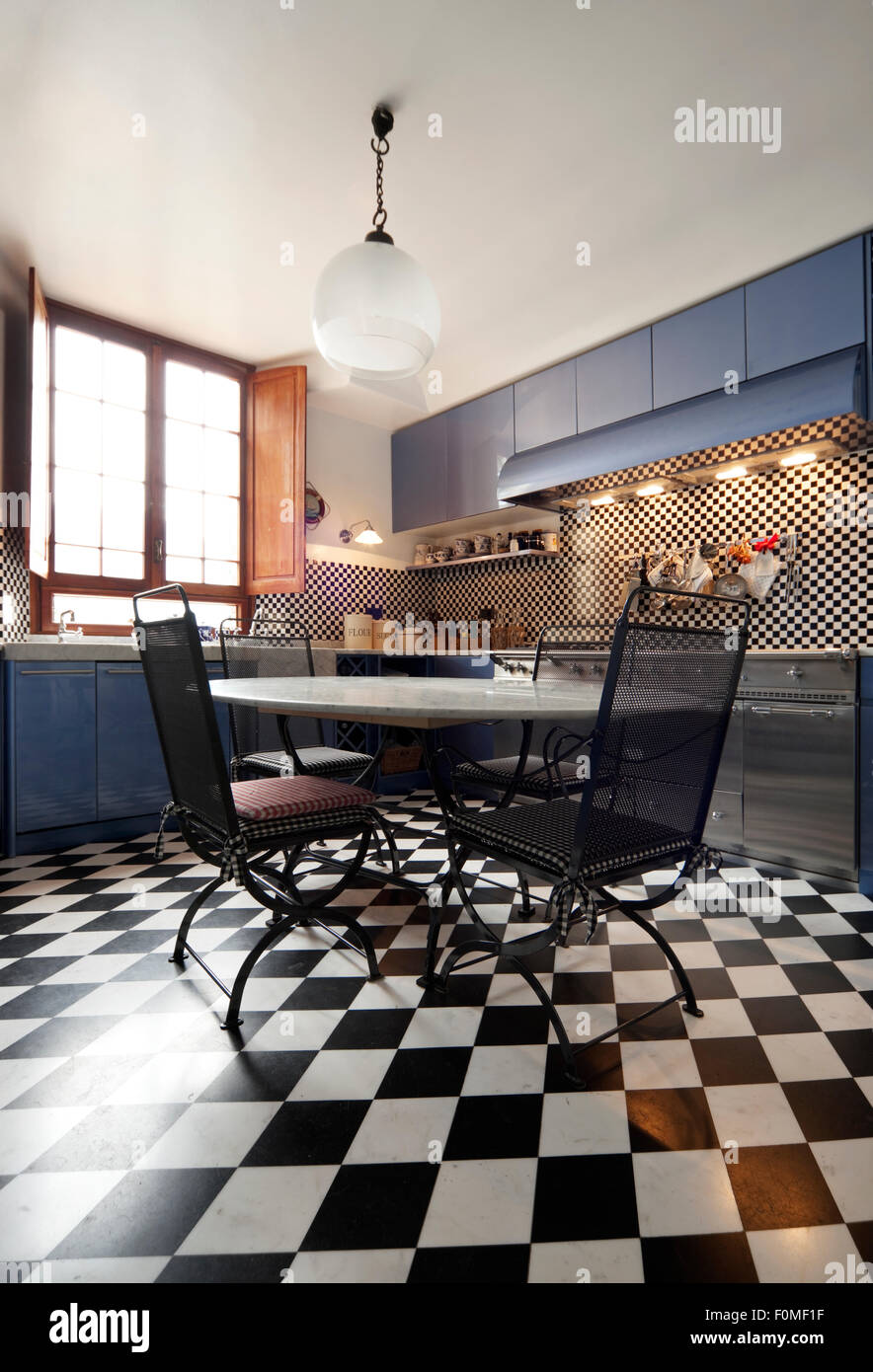 Chessboard tile kitchen interior hi-res stock photography and images ...