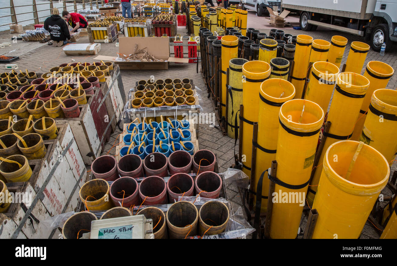 Mortar fireworks hi-res stock photography and images - Alamy