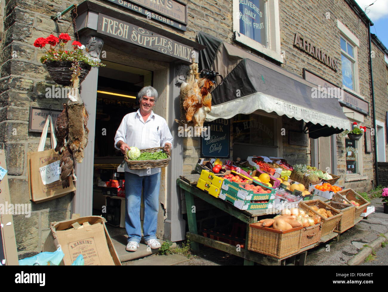 Peak district village hayfield hi-res stock photography and images - Alamy