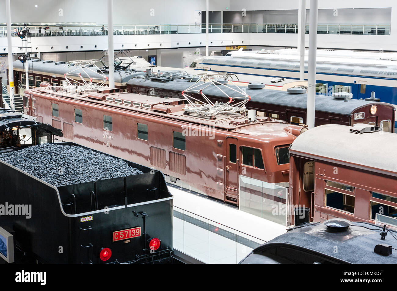 Overhead view train carriages hi-res stock photography and images - Alamy