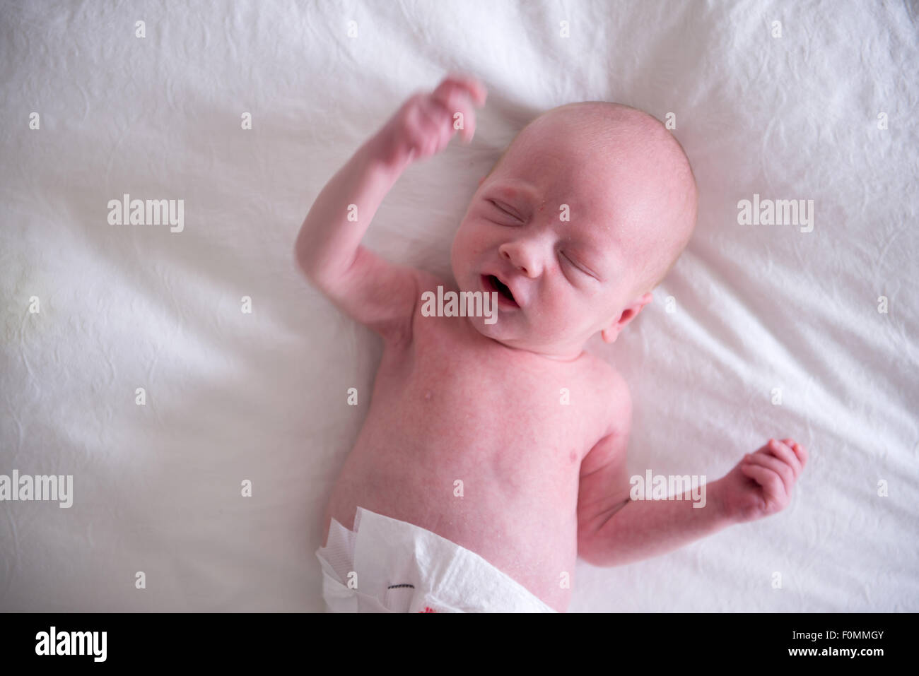 Crying new born baby hi-res stock photography and images - Alamy