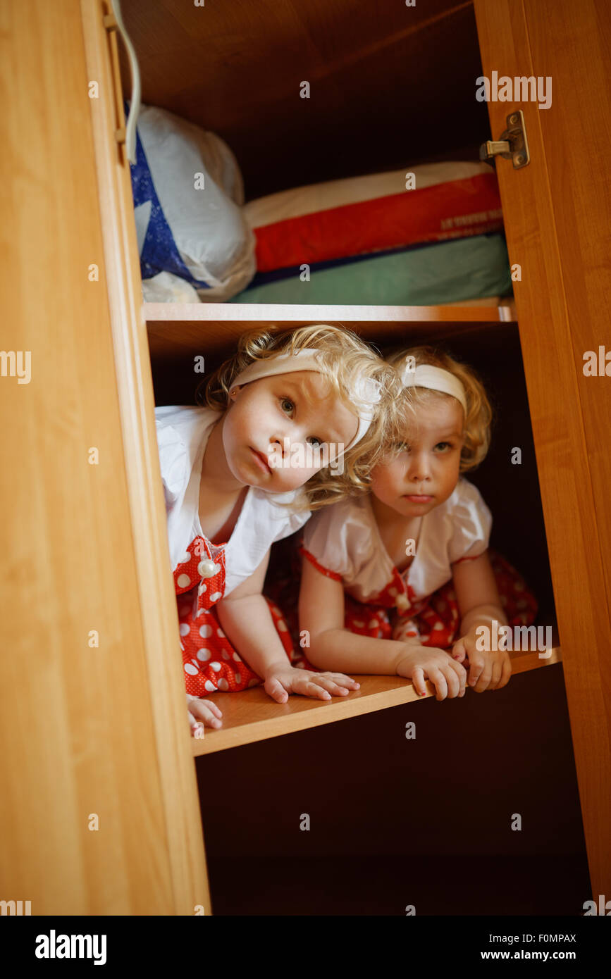 two cute twin girls Stock Photo - Alamy