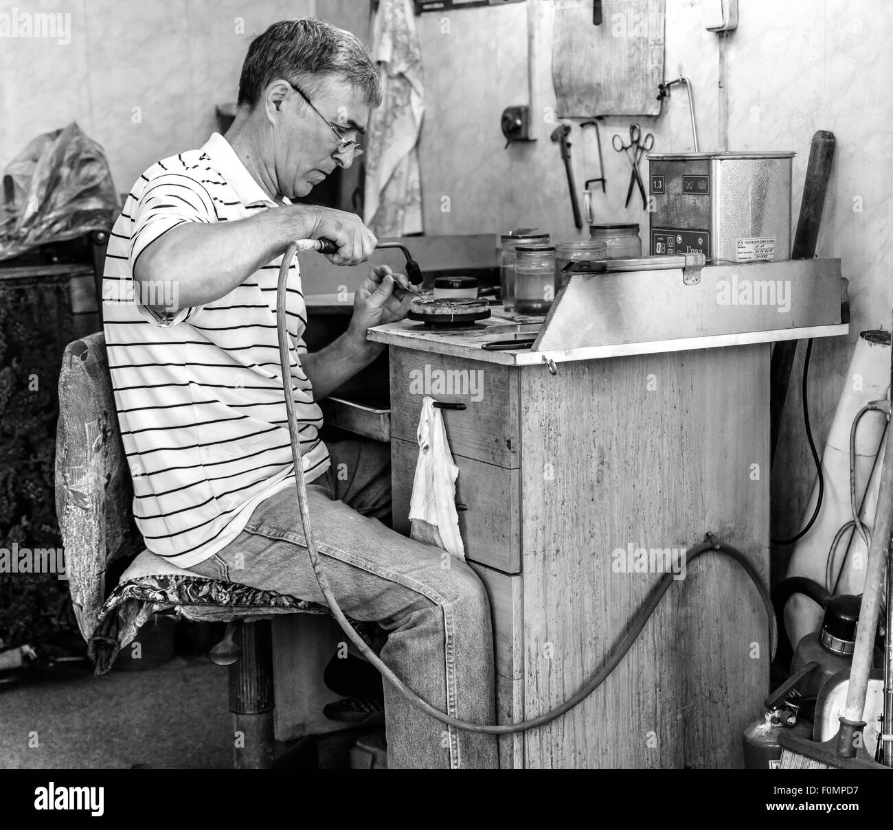 Indian Goldsmith High Resolution Stock Photography and Images - Alamy