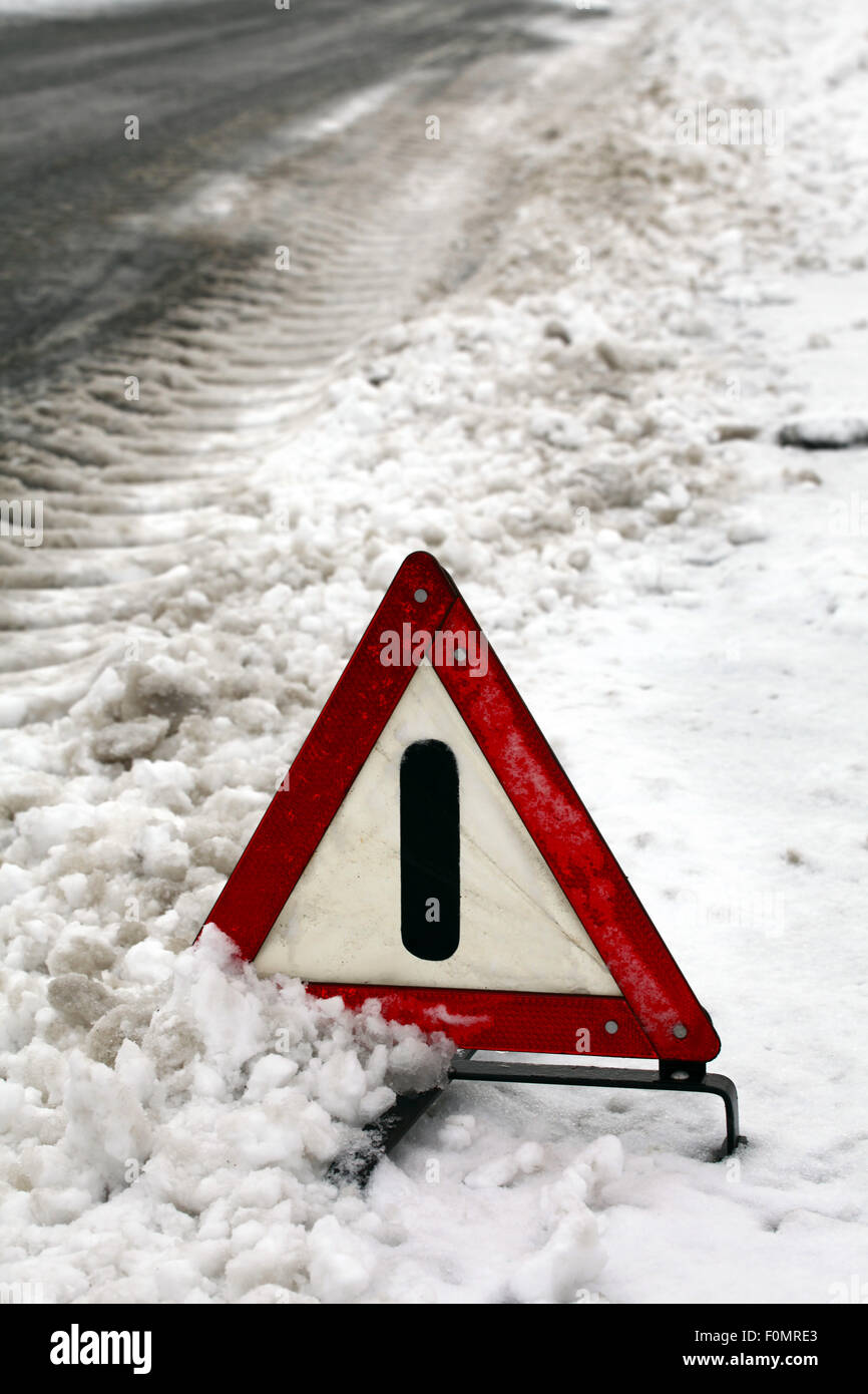 Crash warning sign hi-res stock photography and images - Alamy