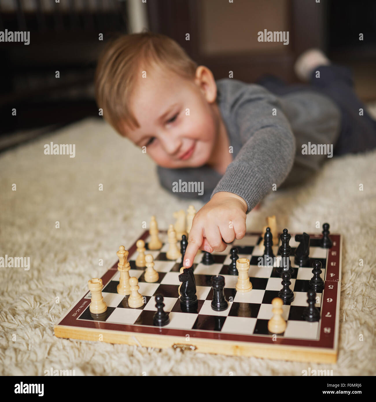 Kids chess competition hi-res stock photography and images - Alamy