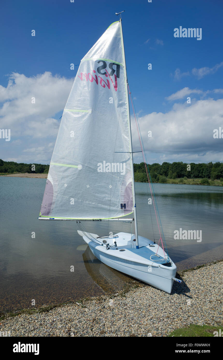 Boat resting on shore hi-res stock photography and images - Alamy