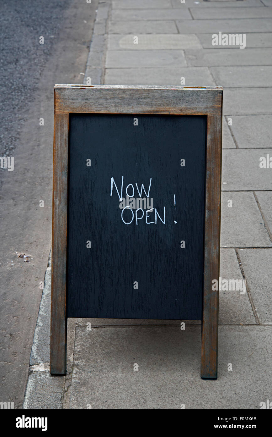 Outside open signs hi-res stock photography and images - Alamy