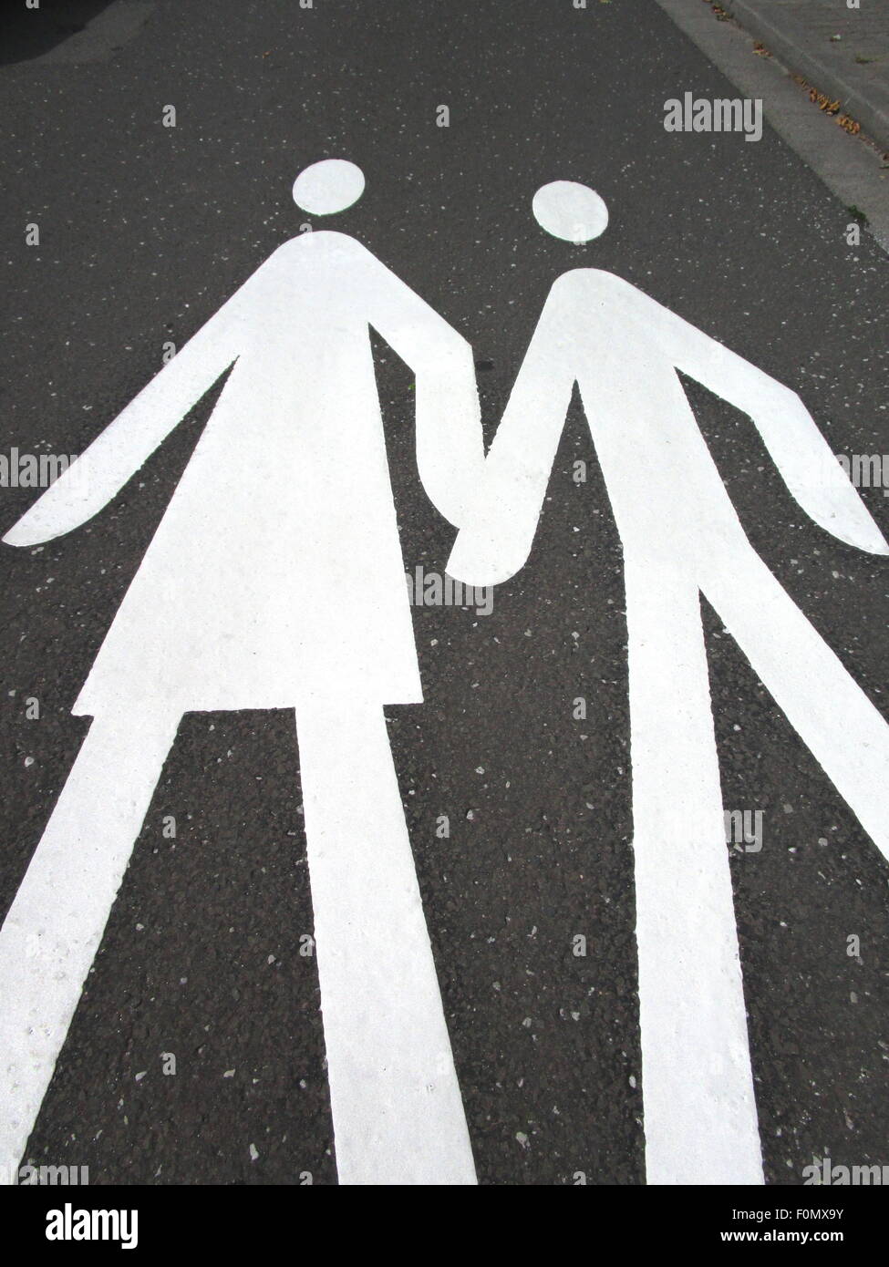 Silhouette man crossing street hi-res stock photography and images - Alamy