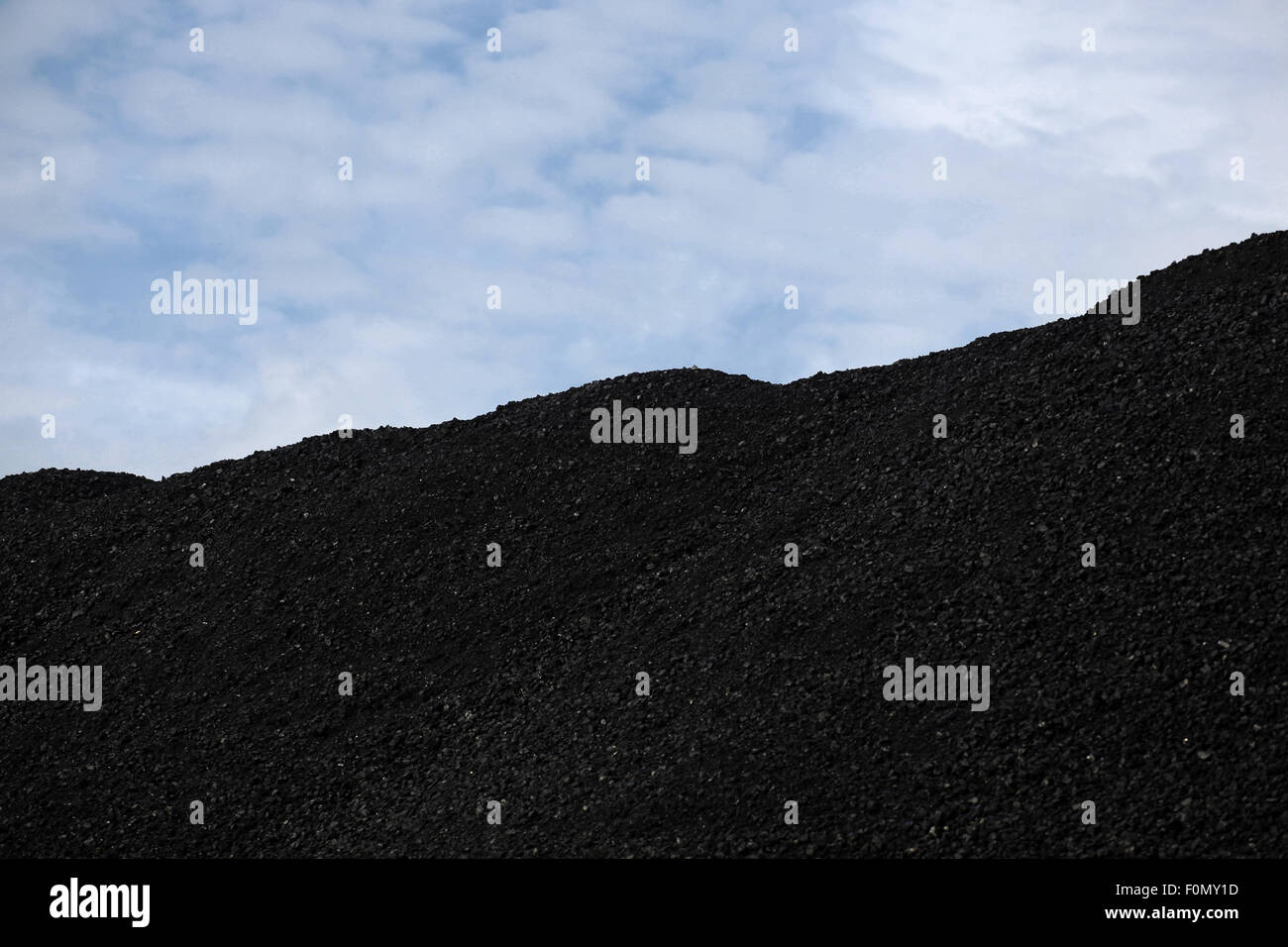 Stack of coal Stock Photo - Alamy