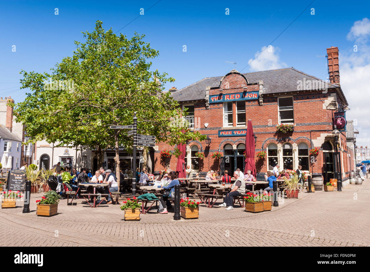 The Red Lion pub, Weymouth Dorset UK Stock Photo - Alamy