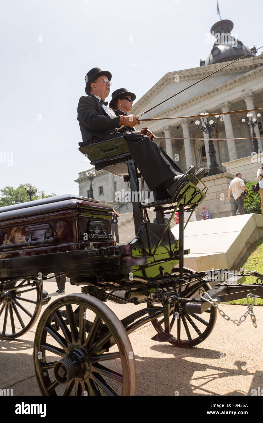 Horse drawn funeral carriage hi-res stock photography and images - Alamy