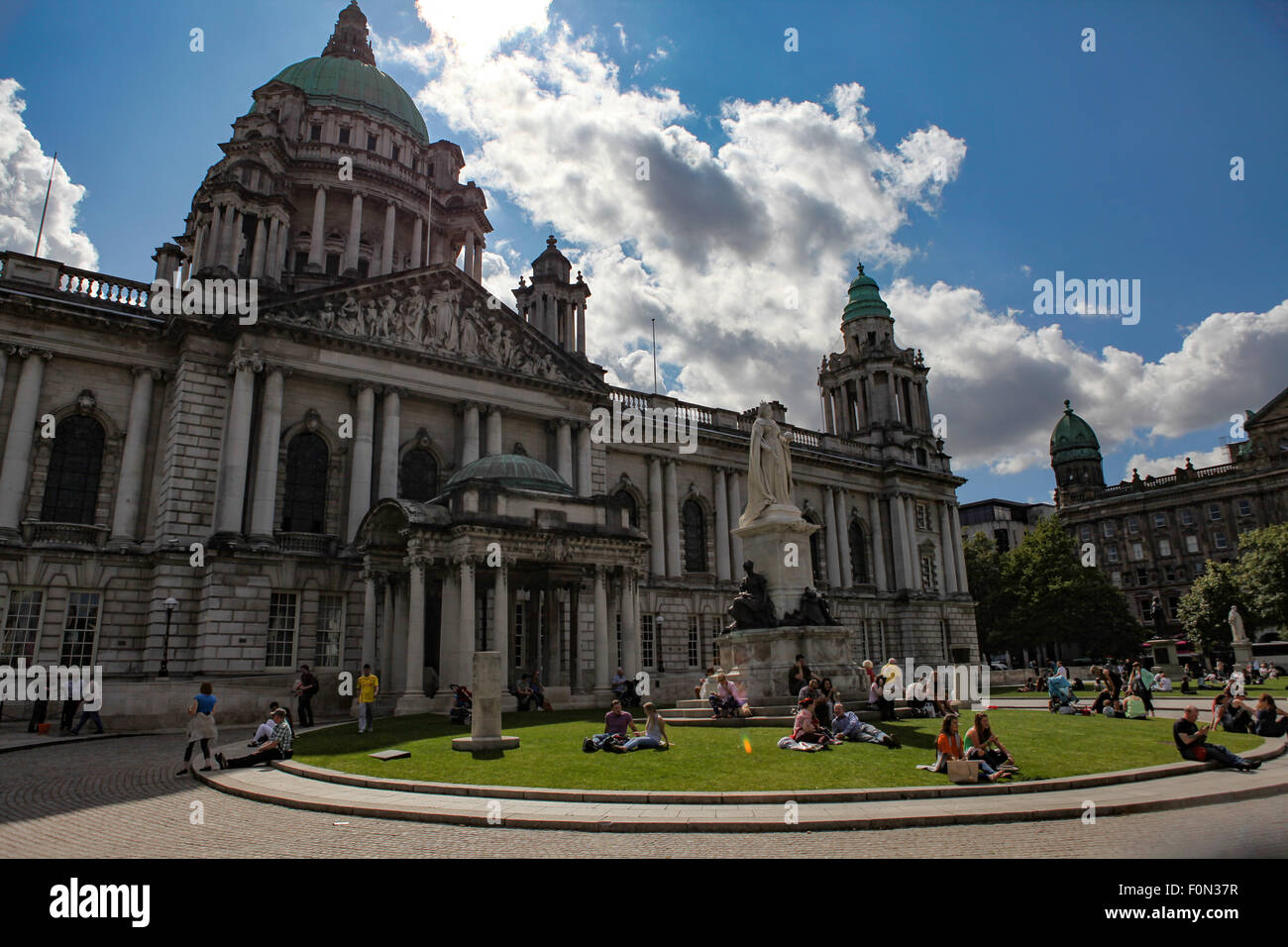 UK Weather. Belfast Enjoys Sunshine with temperatures rising to 22 ...