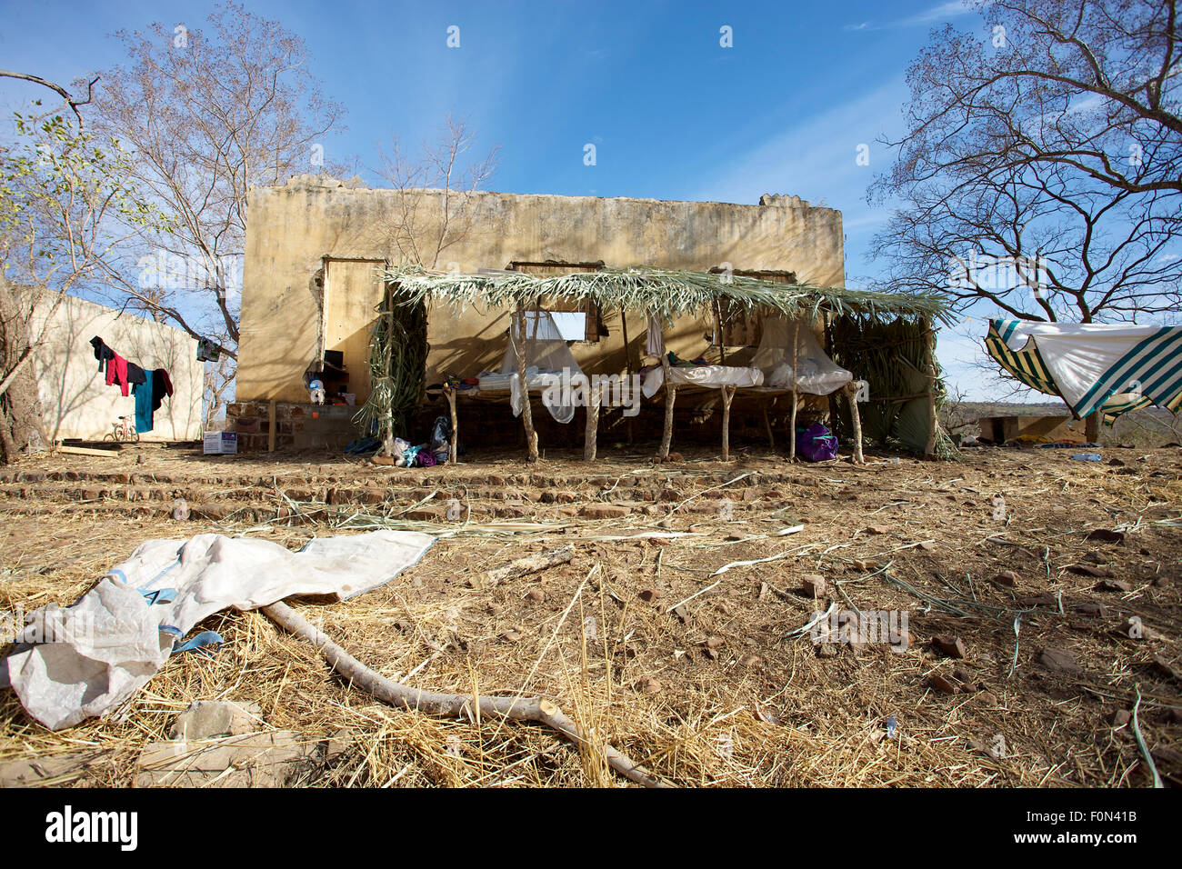 Typical african house hi-res stock photography and images - Alamy