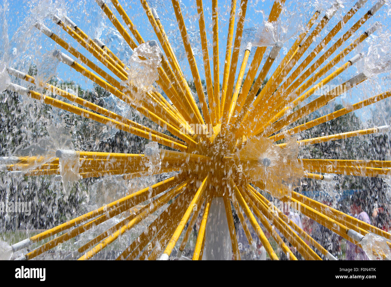 Modern fountains hi-res stock photography and images - Alamy