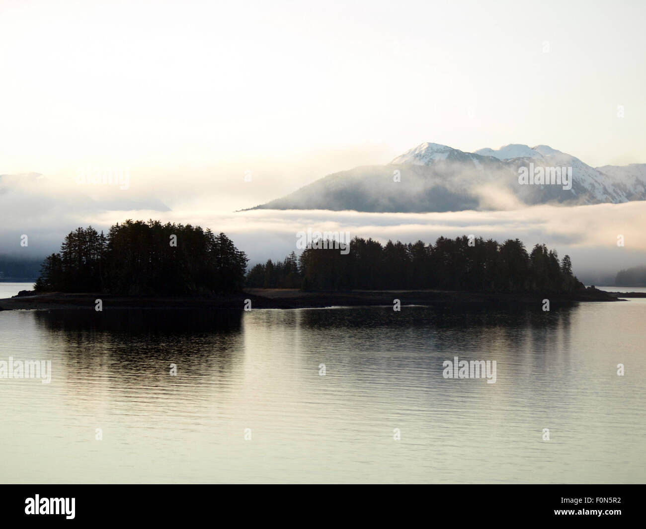 Low clouds hi-res stock photography and images - Alamy
