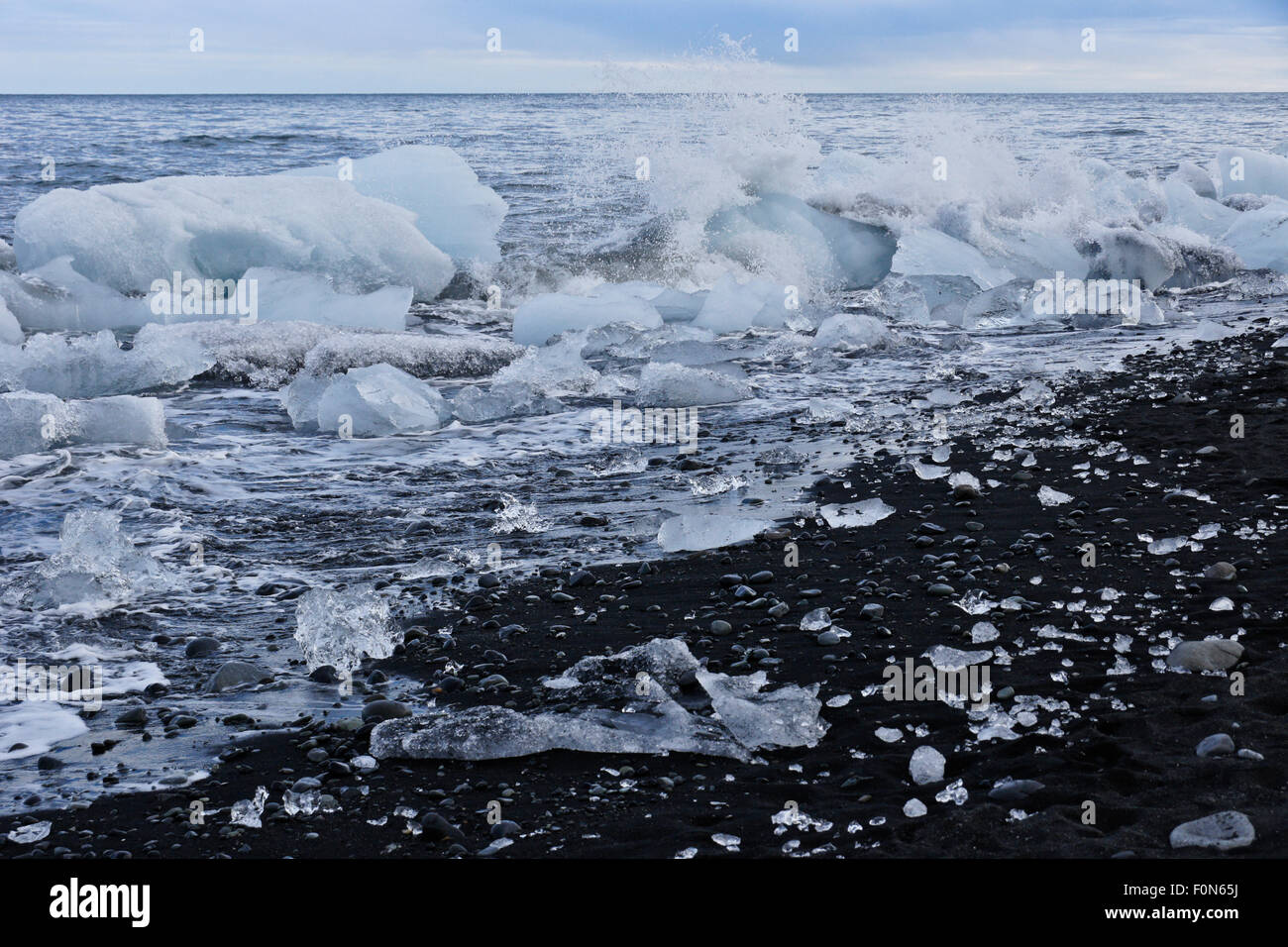 Southern iceland black beach hi-res stock photography and images - Alamy