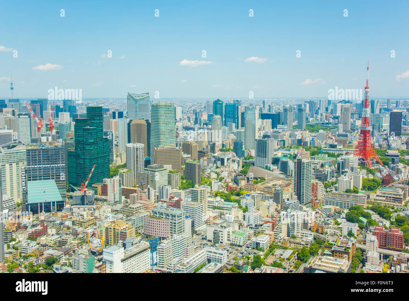 Tokyo tower from roppongi hills observatory hi-res stock photography ...