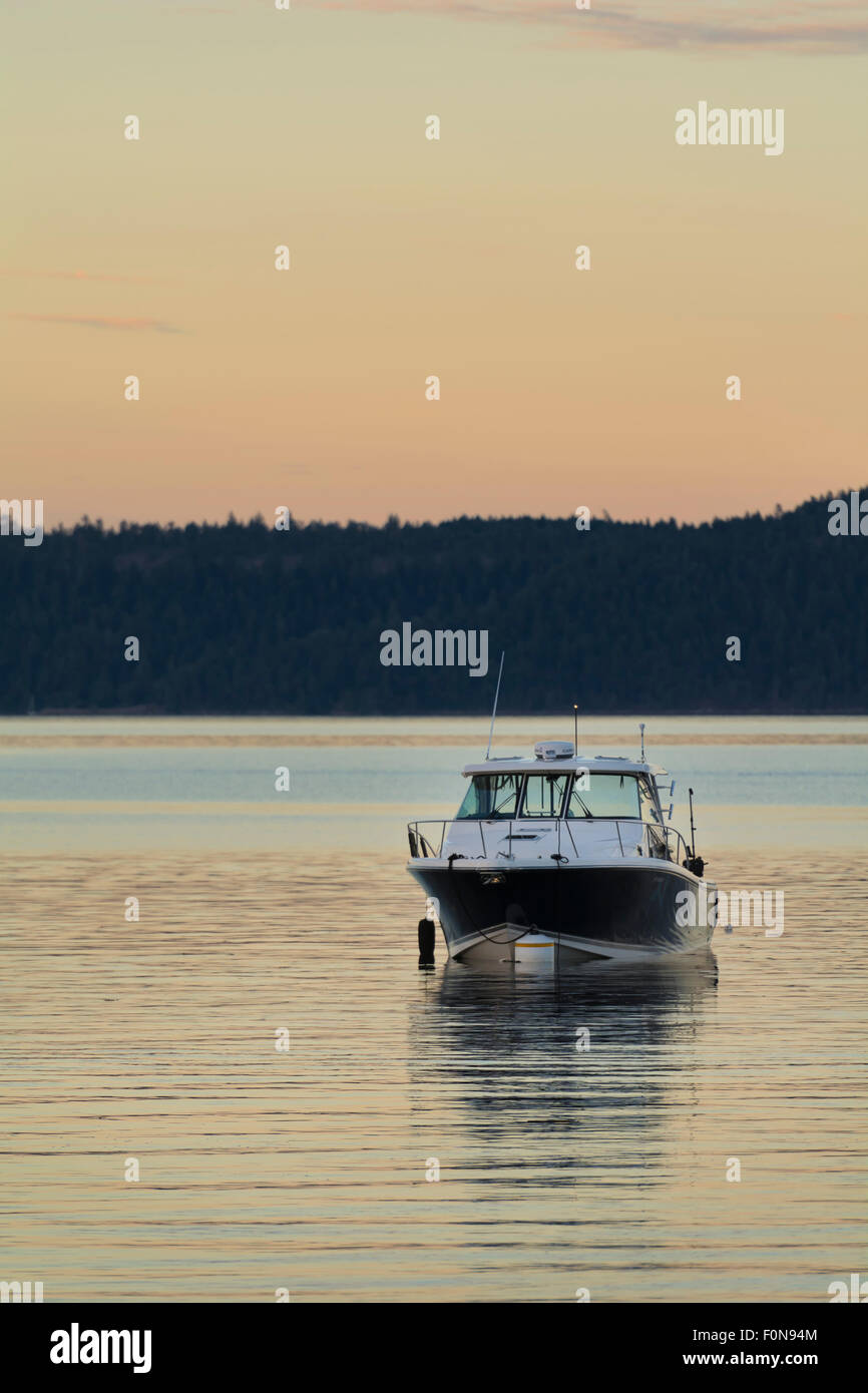Ocean sunset canadian sunset hi-res stock photography and images - Alamy