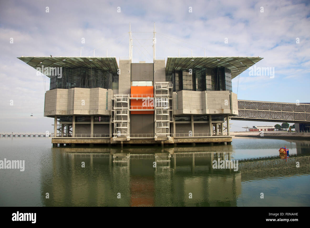 A contemporary architecture building on water Stock Photo - Alamy