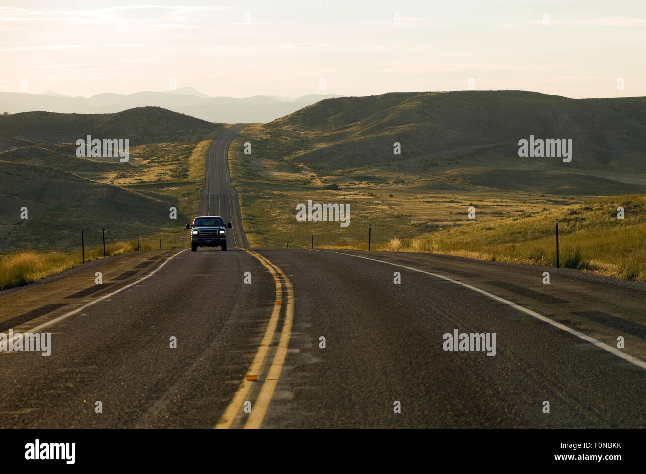Pickup truck highway hi-res stock photography and images - Alamy