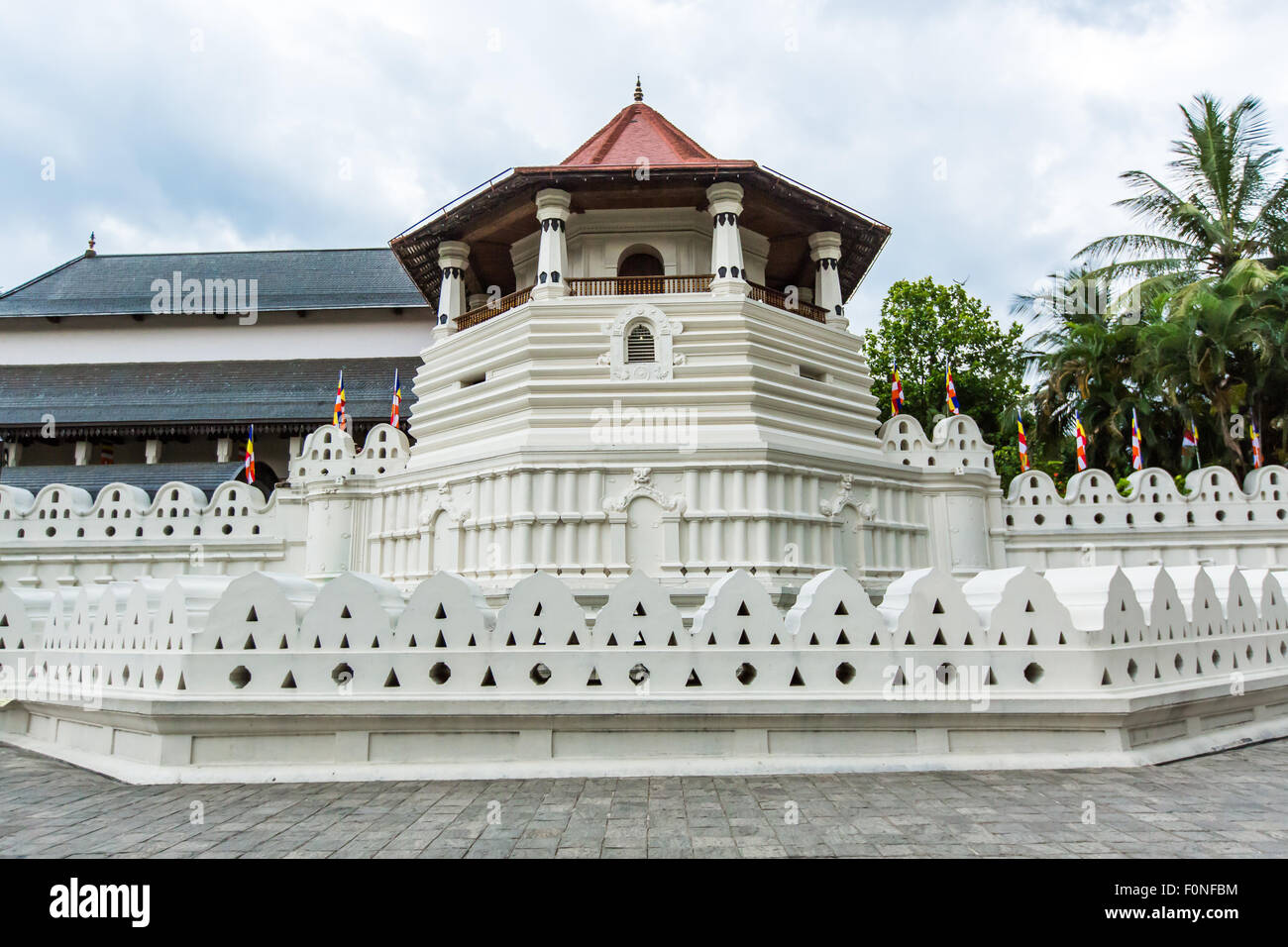 Sri Lanka Dalada Maligawa Stock Photo - Alamy