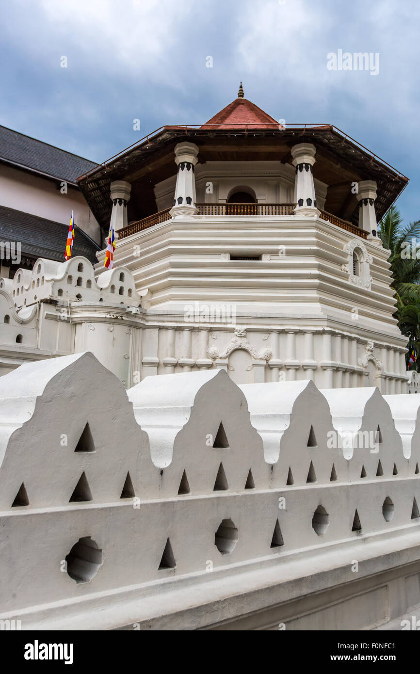 Sri Lanka Dalada Maligawa Stock Photo - Alamy