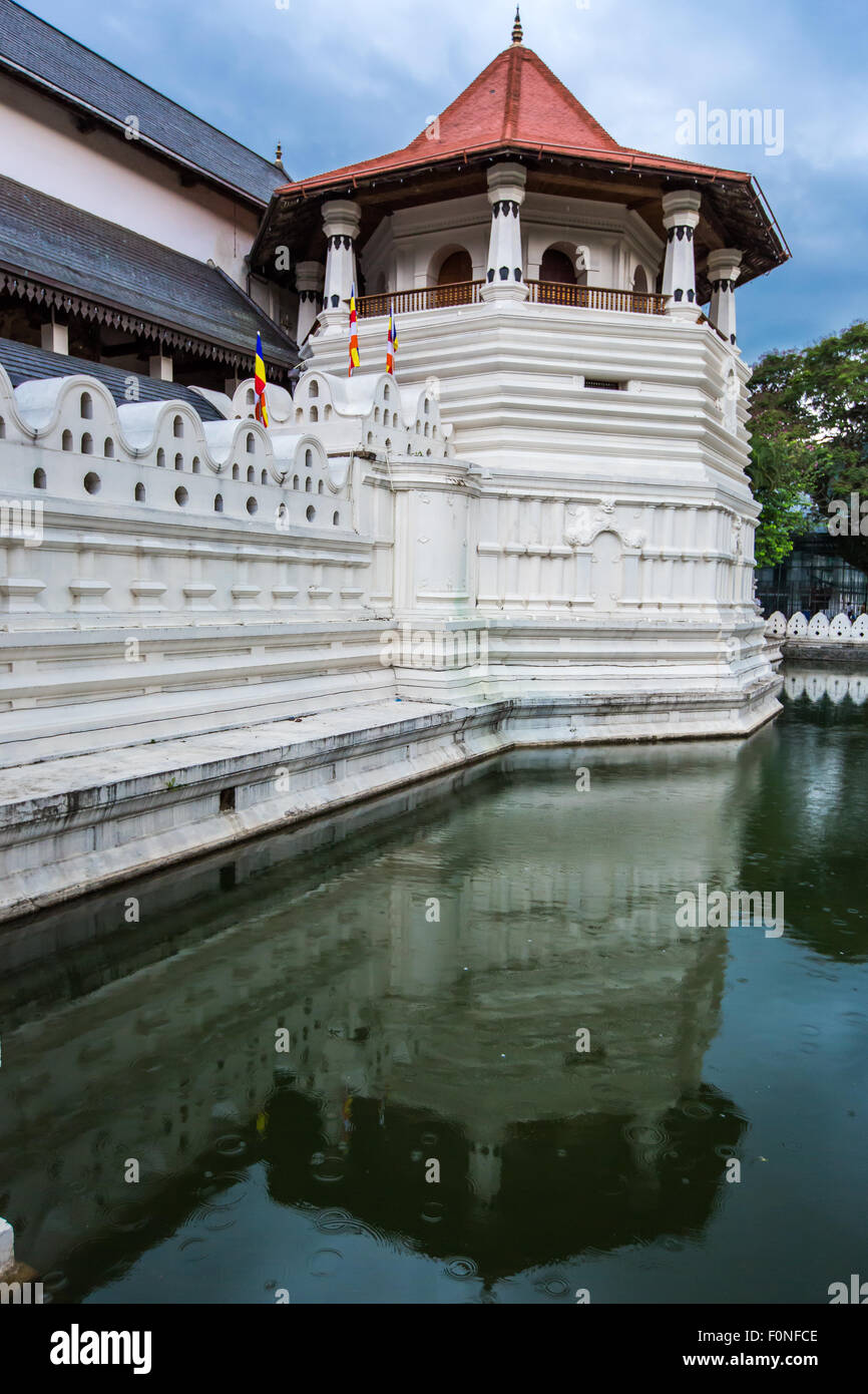 Sri Lanka Dalada Maligawa Stock Photo - Alamy