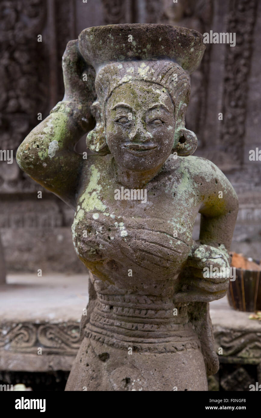 Statues in Balinese temples Stock Photo - Alamy