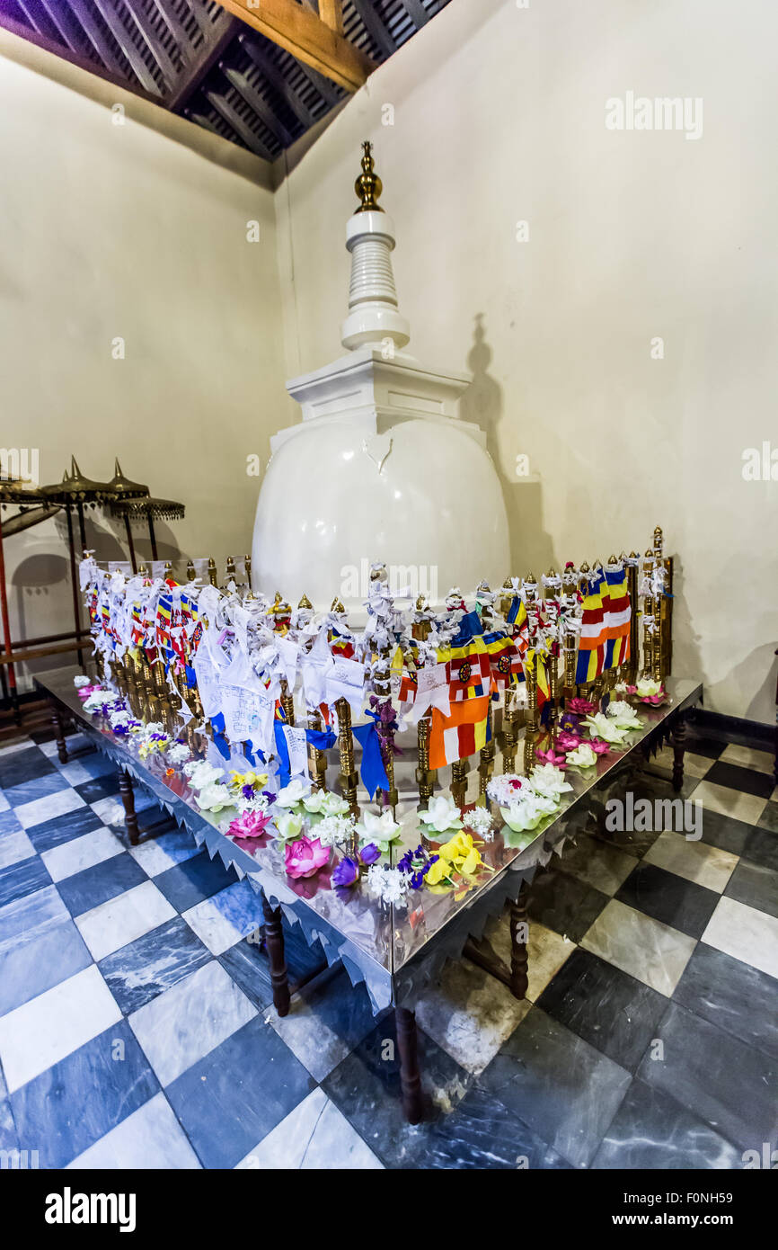 Sri Lanka Dalada Maligawa Stock Photo - Alamy