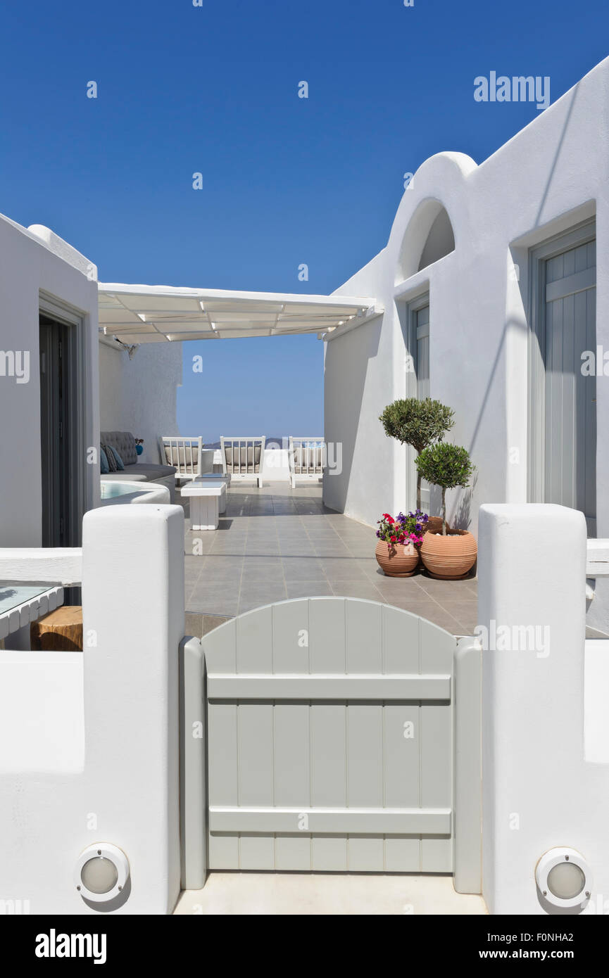 Whitewash building hi-res stock photography and images - Alamy